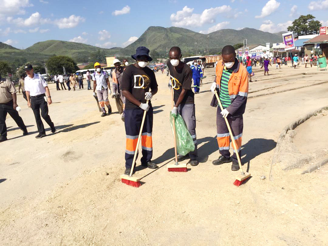 ZCDC clean Sakubva Market in Mutare - Zimbabwe Consolidated Diamond Company