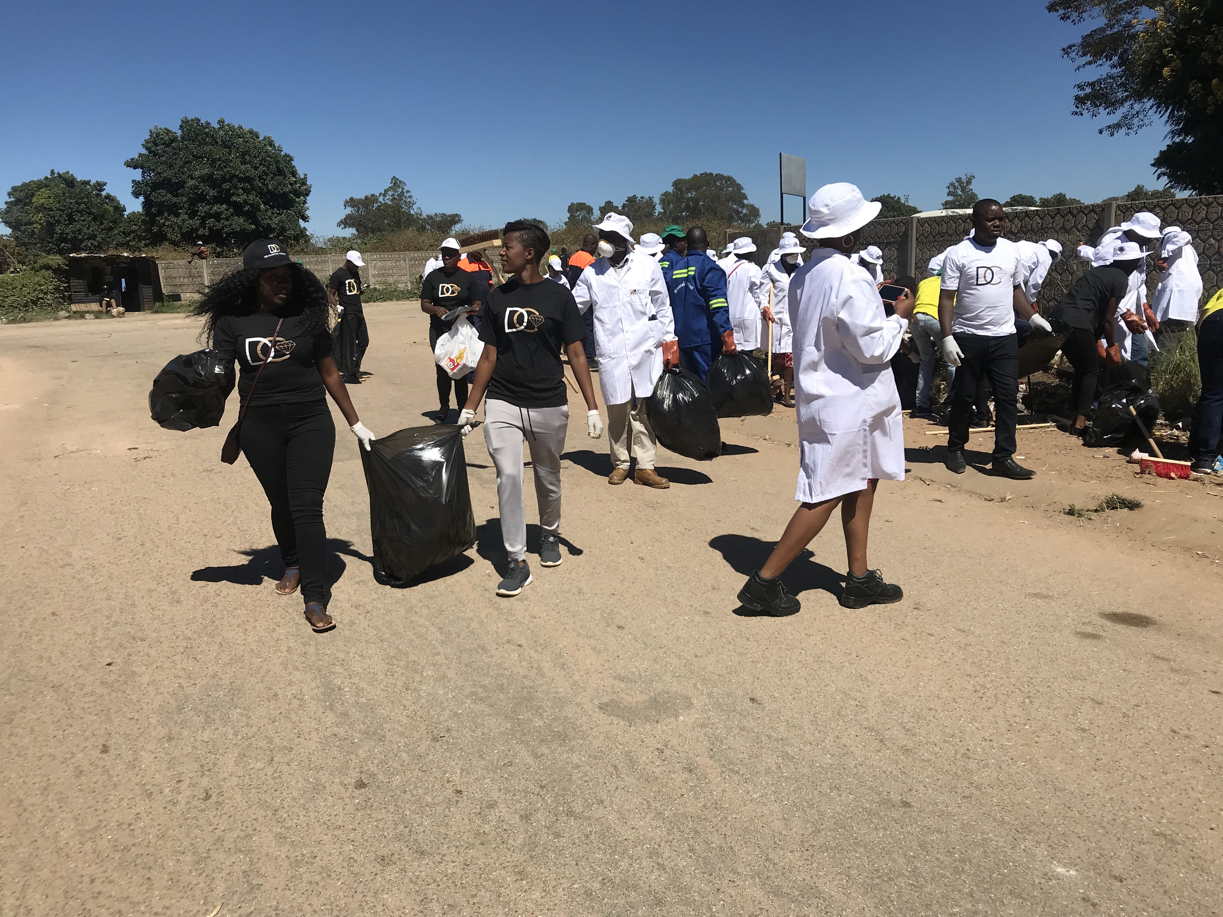 ZCDC cleans Batanai Primary School - Zimbabwe Consolidated Diamond Company